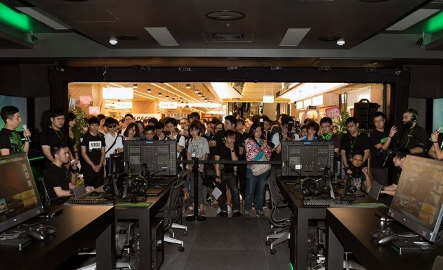 New Razer Taiwan store opening shut down due to massive crowds