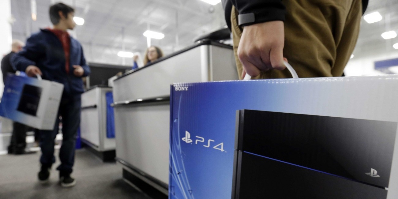 Unsurprisingly, the PlayStation 4 outsold the Xbox One in January