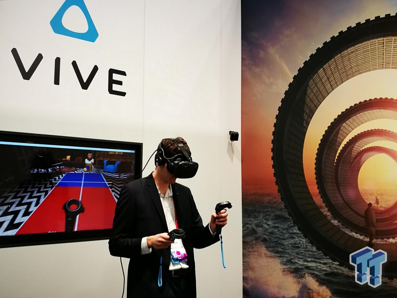 HTC sells phone factory to invest in VR businesses