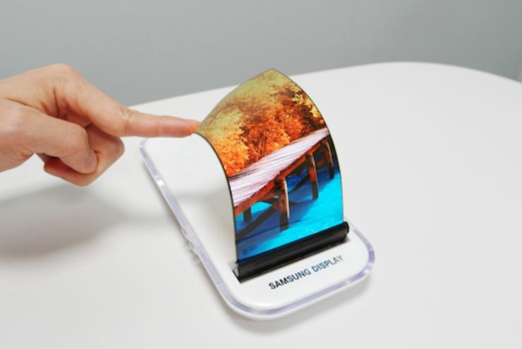 Samsung unveils bendable/stretchable OLED display