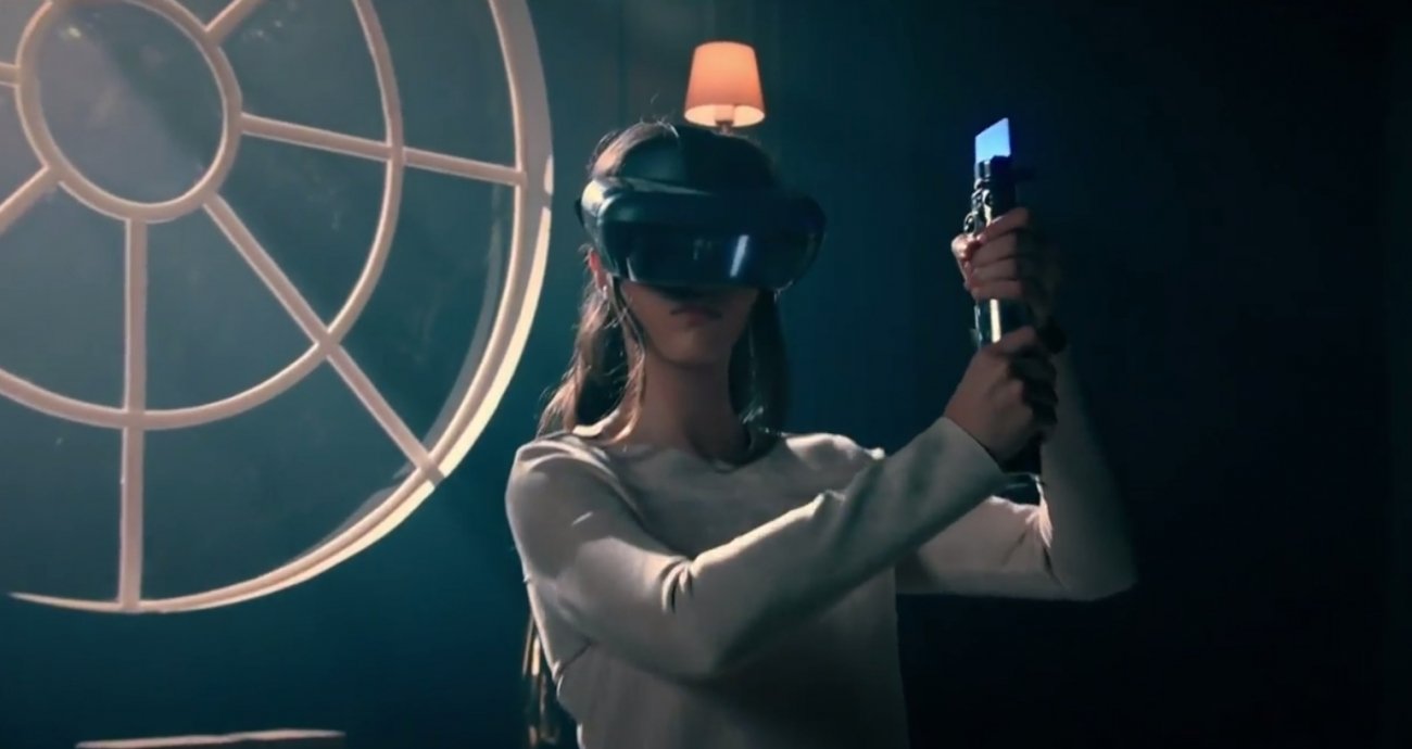 Disney's new mobile AR headset plays Star Wars games | TweakTown