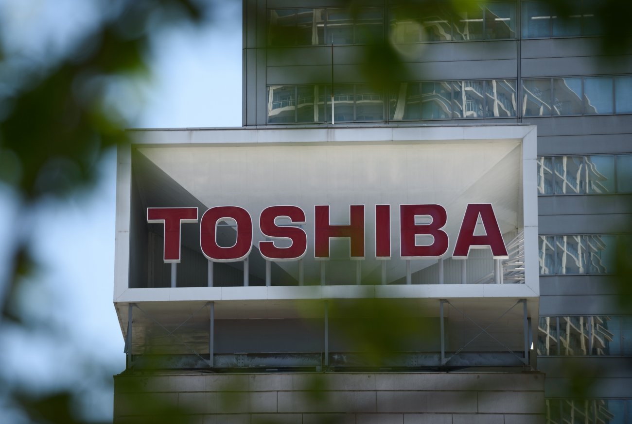 Toshiba reports $8.7 billion loss for 2016