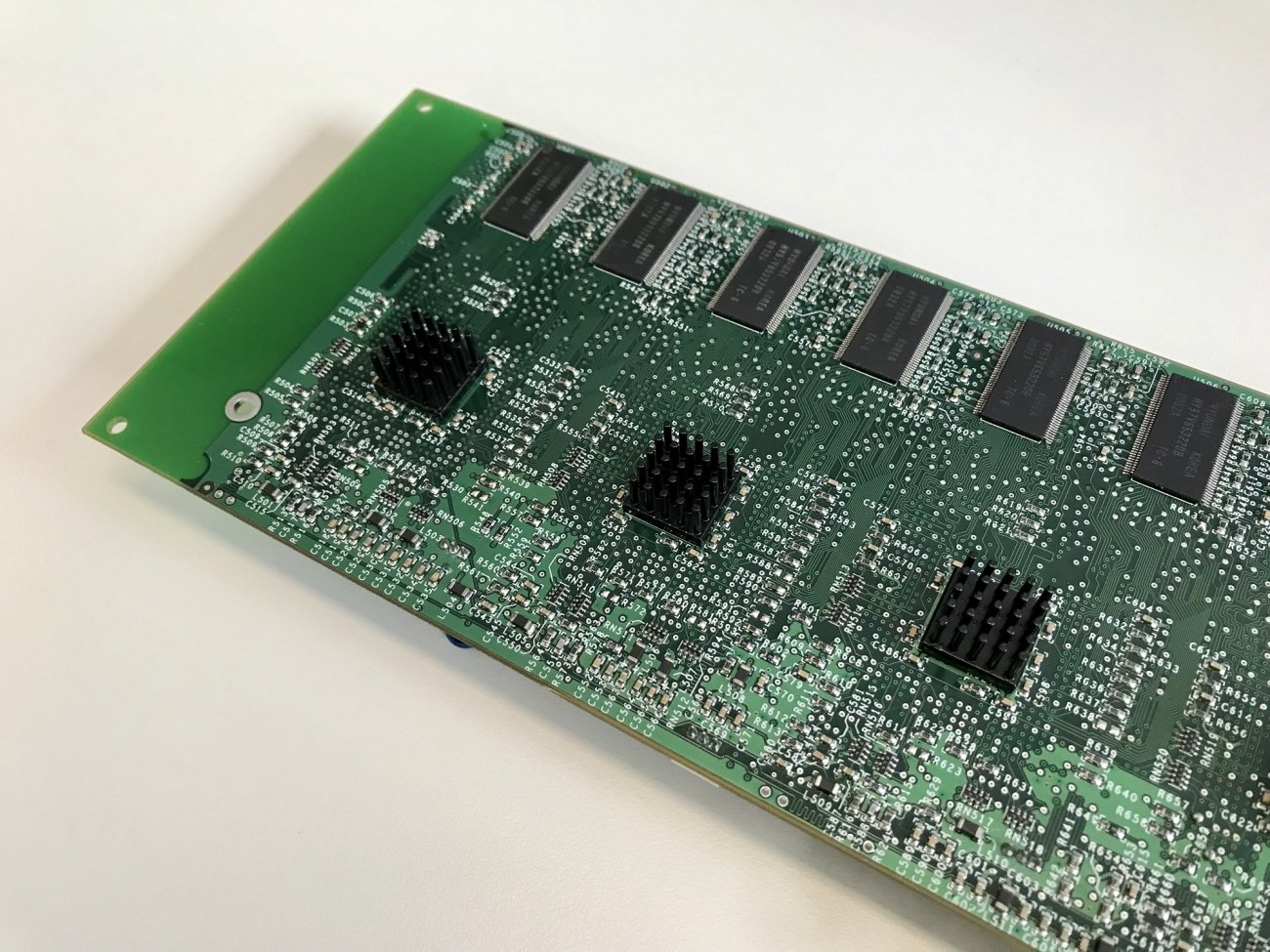 Legendary 3dfx Voodoo 5-6000 shown off, 4-way SLI on a SINGLE BOARD ...