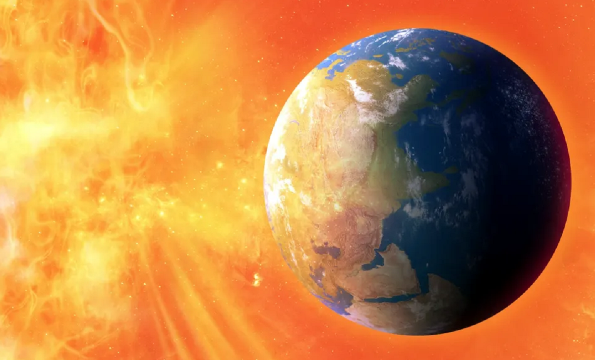 Blast from the Sun hit Earth, causing beautiful auroras to appear
