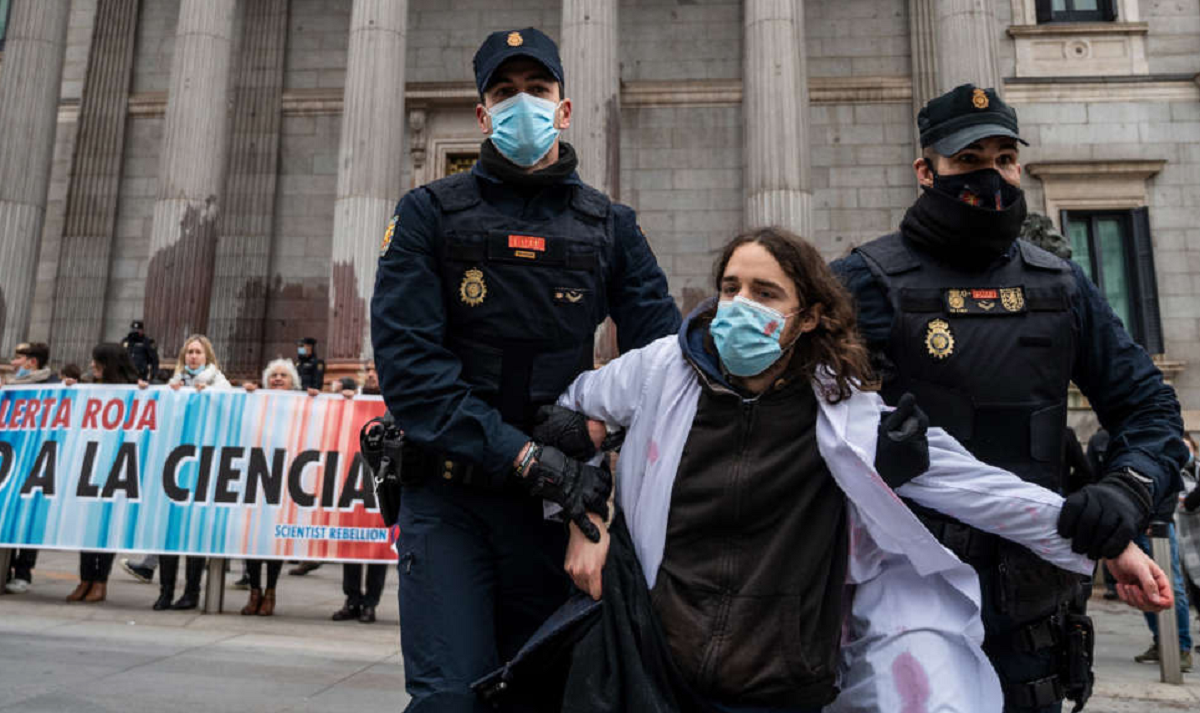 1,000+ scientists from around the world unanimously risked arrest