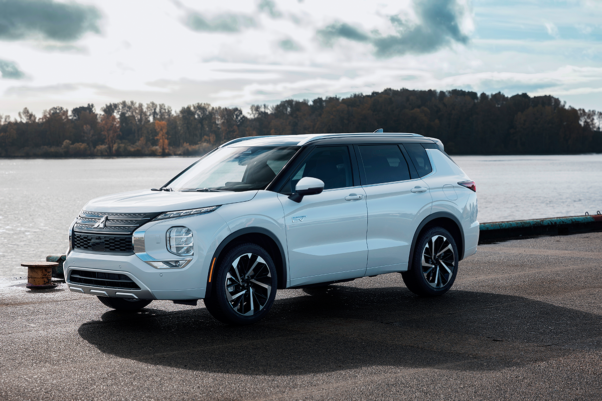 Mitsubishi will open up US sales of Outlander plug-in hybrid electric ...