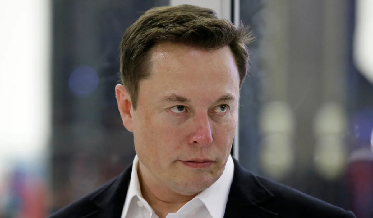 Elon Musk publicly names the people that 'effectively control the stock ...