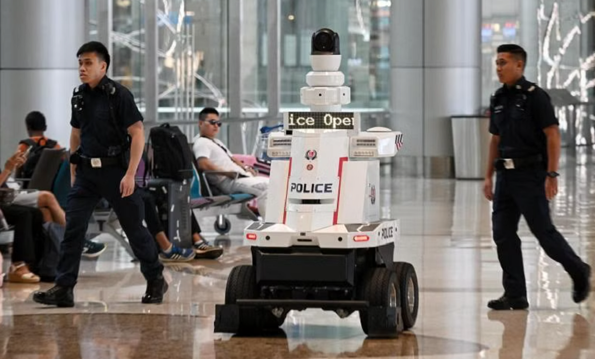 Police to roll out robot officers that stream HD video of people back ...