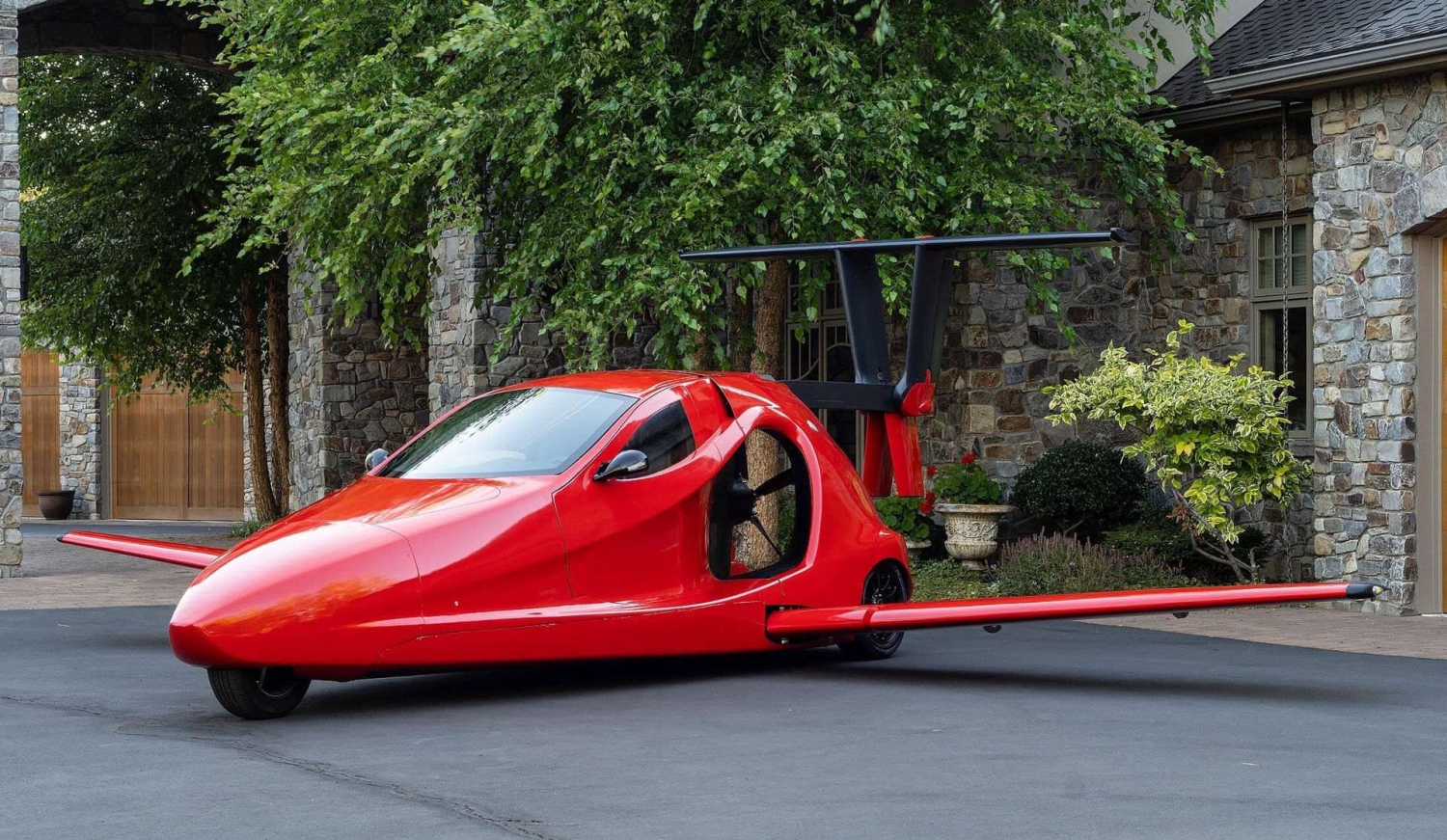 Switchblade Flying Sports Car transforms from a luxury road vehicle ...
