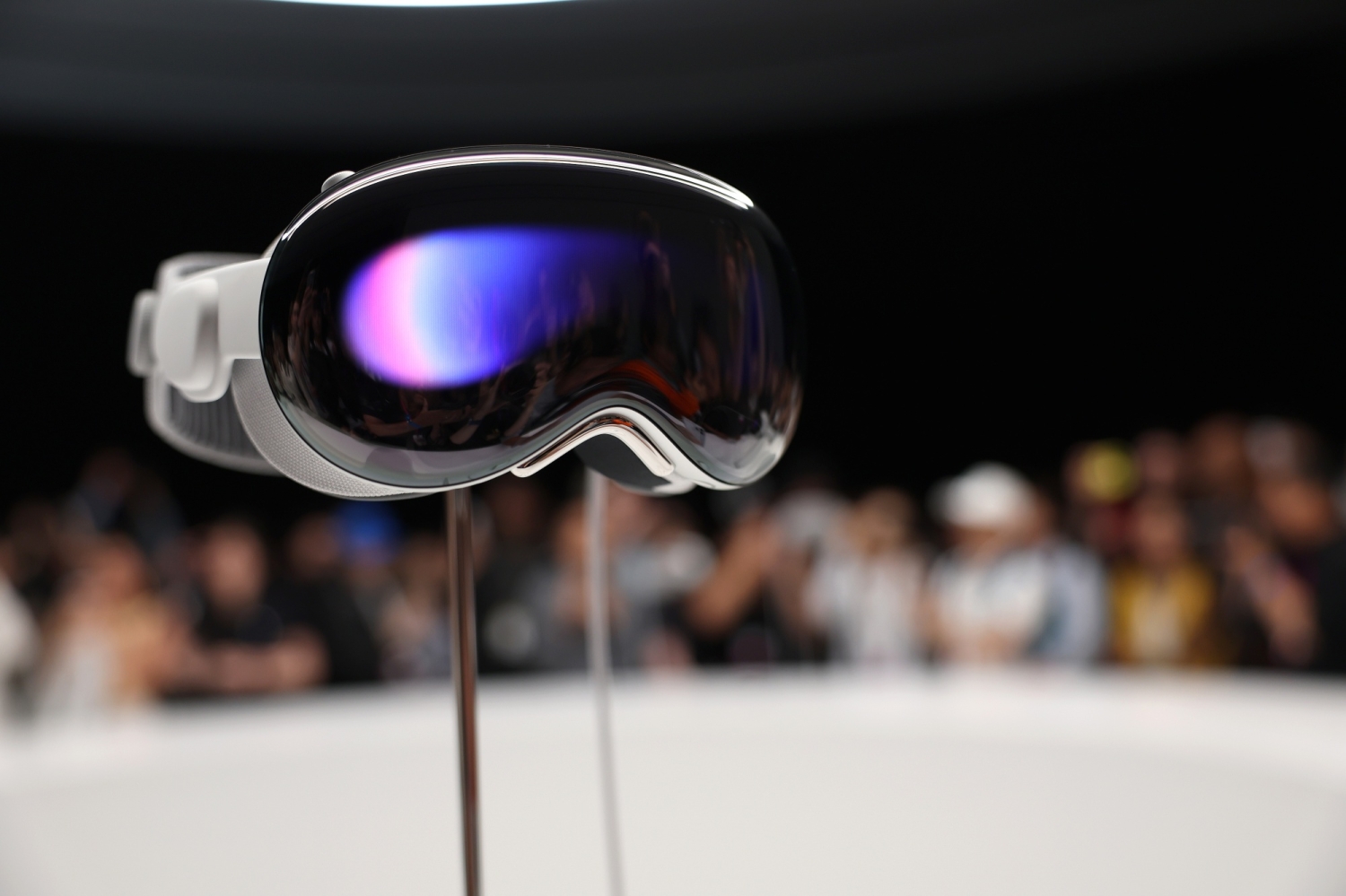 Apple Vision Pro headset should feature high-end M2 chipset, which ...