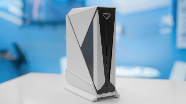 GEEKOM APro8 Max Mini-PC: AMD Ryzen 9 8940HS and Radeon RX 7600M XT inside
