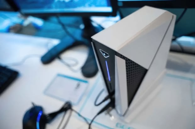 GEEKOM APro8 Max Mini-PC: AMD Ryzen 9 8940HS and Radeon RX 7600M XT inside