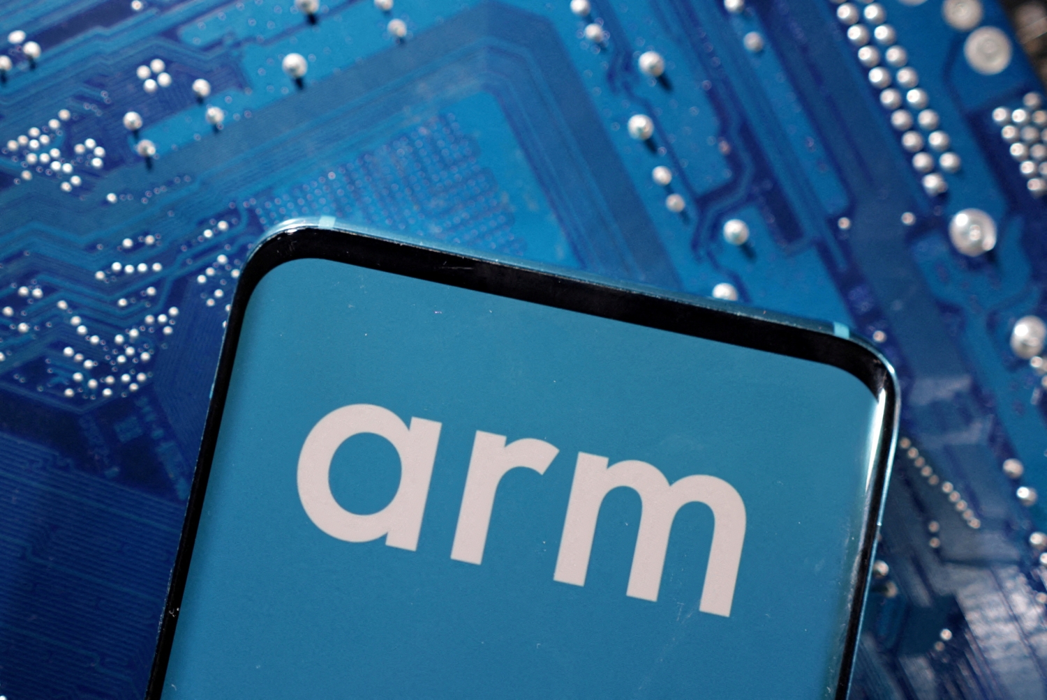 Arm plans to develop an AI chip division, will have AI chips released in 2025