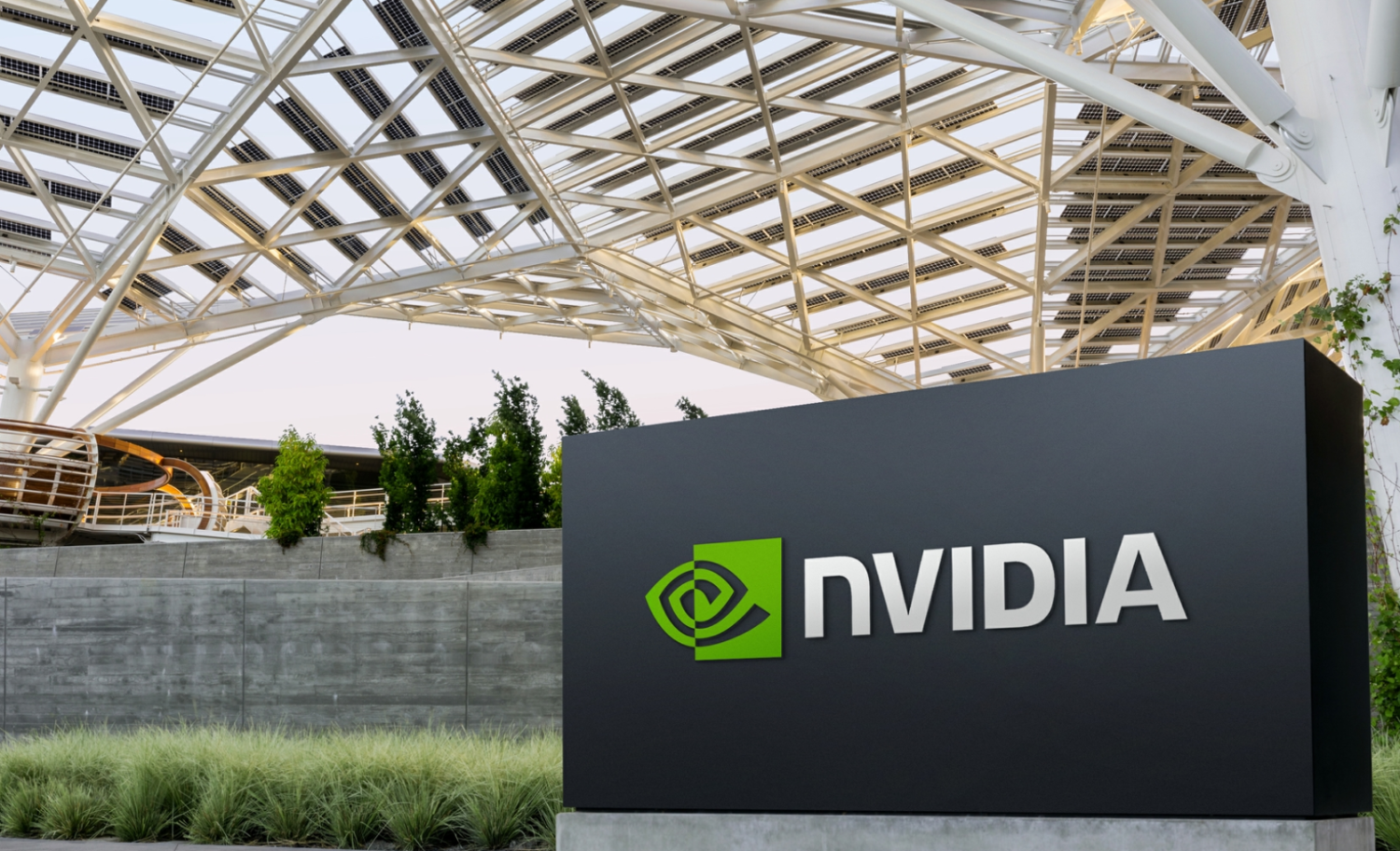 NVIDIA share price soars above $1,000 as company reports homerun-level ...